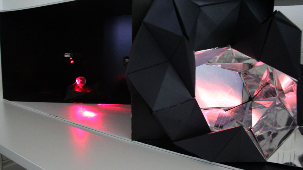 «Cat’s Eyes Nebula» de Mick Lorusso & Clarissa Ribeiro – ARTTEXTUM